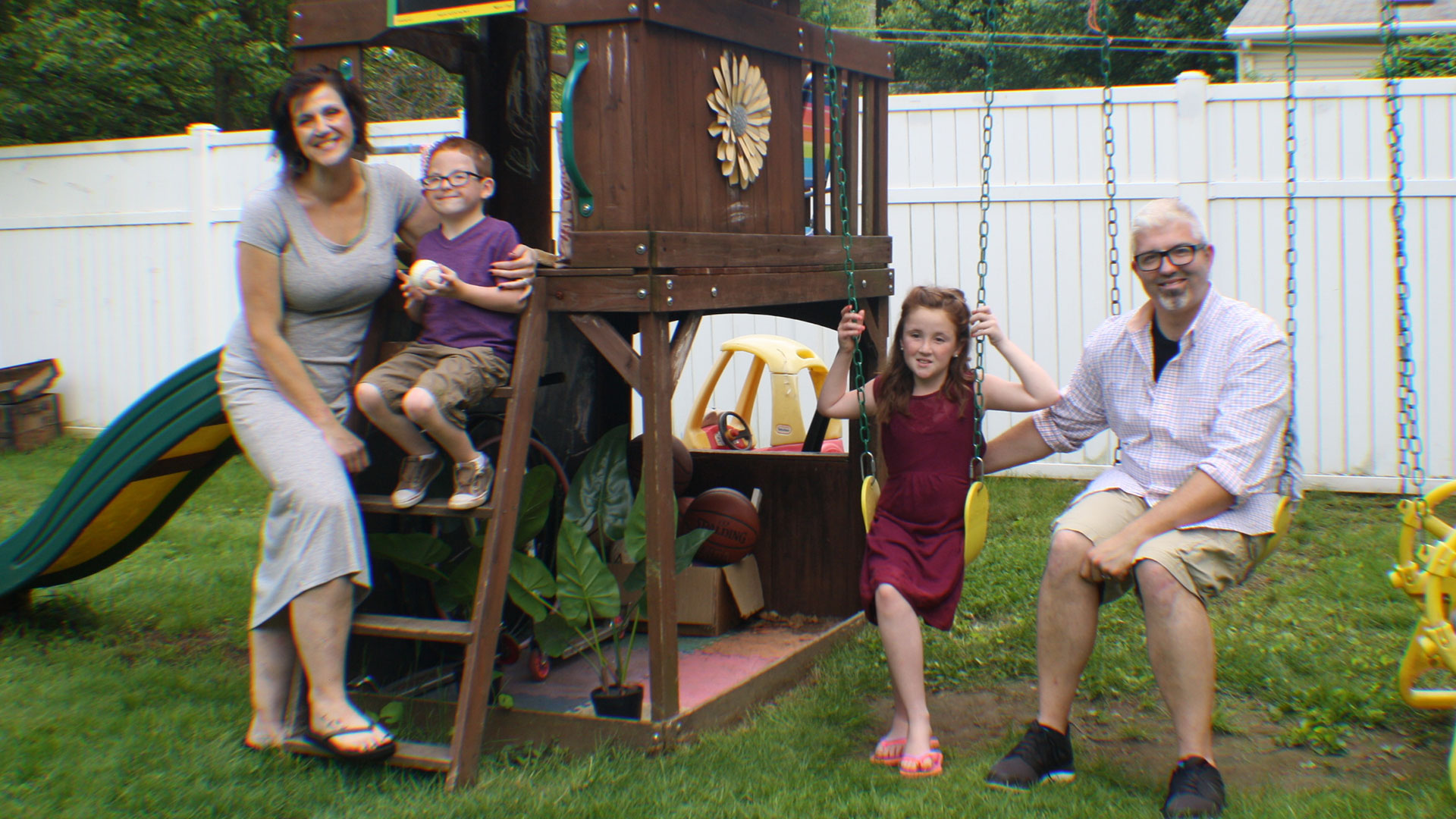 The Posner Family - Born This Way Presents: Deaf Out Loud Cast | A&E