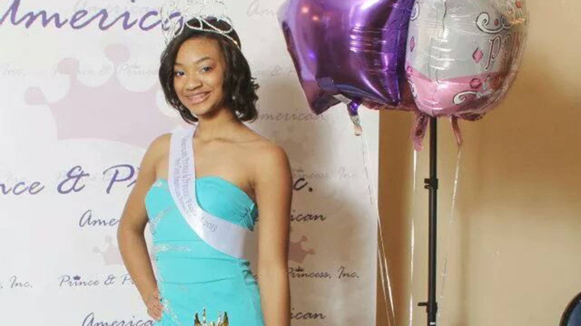 Sunjai, Star, Sky, & Selena's Family Photos - Bring It! | Lifetime