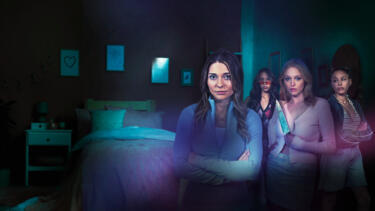 Watch Surviving the Sleepover | Lifetime