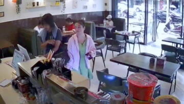 Watch Customer Wars Season 1 Online | A&E