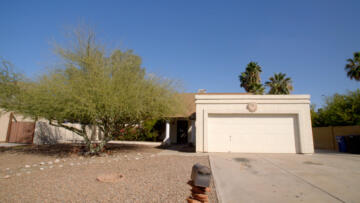 Watch Triple Digit Flip Season 2 Online | A&E