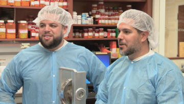 Watch Storage Wars: Miami Season 1 Online | A&E