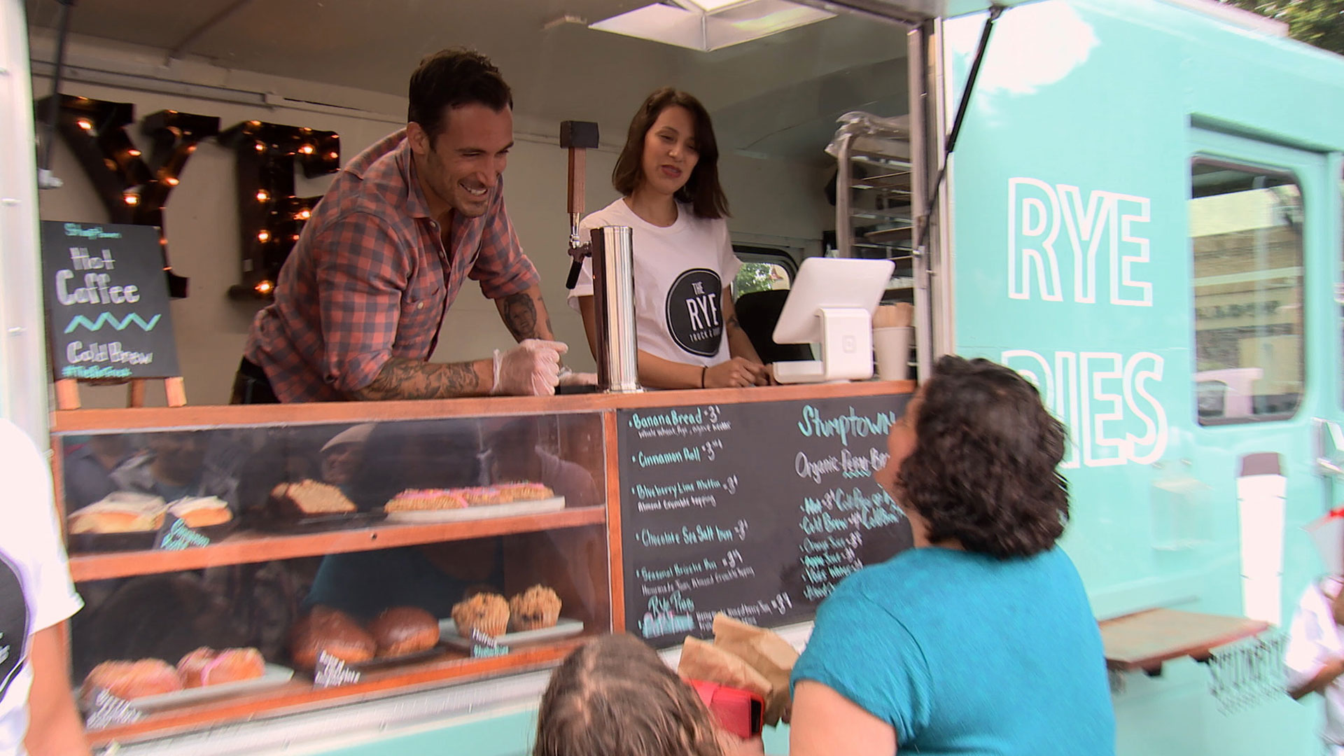 Watch Food Truck Revolution Full Episode - Food Porn | FYI