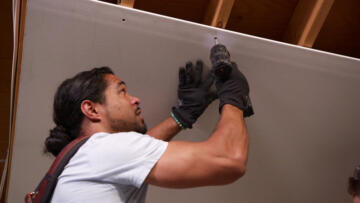 Watch Save My Reno Season 2 Online | FYI