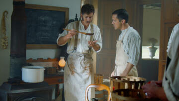 Watch The Food That Built America Season 1 Online | HISTORY Channel